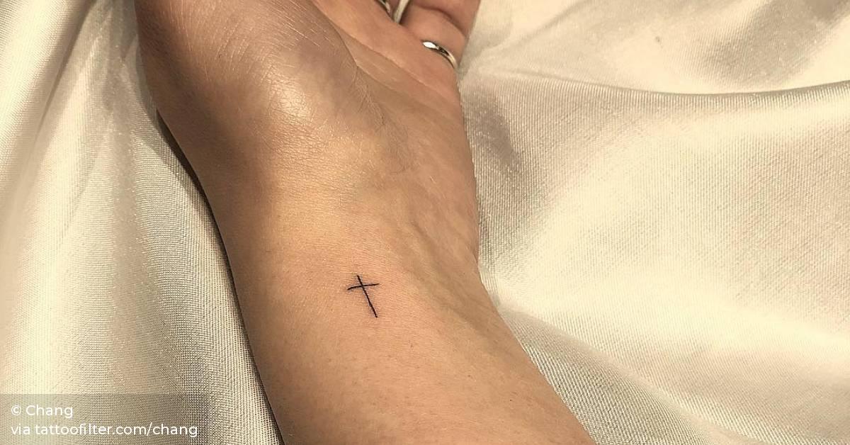 Minimalist cross