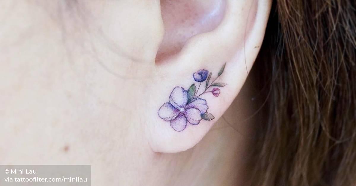 Ear lobe flower.