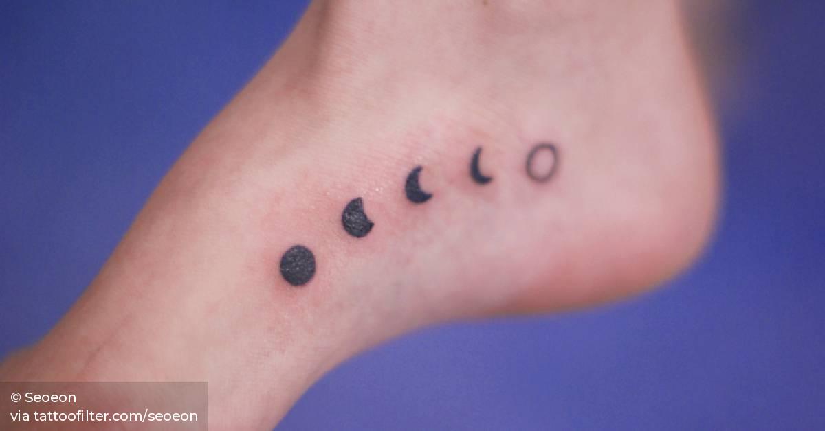 Moon phases on the right foot.