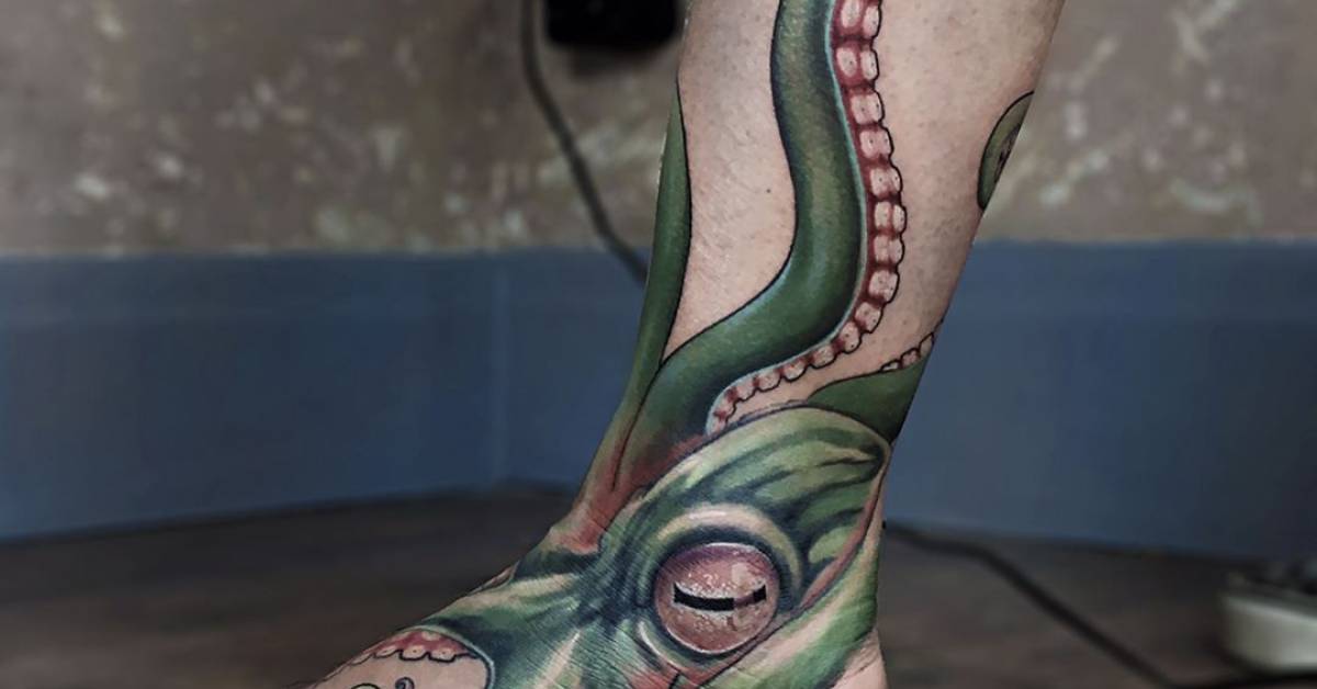 Neotraditional octopus tattoo on the left foot.