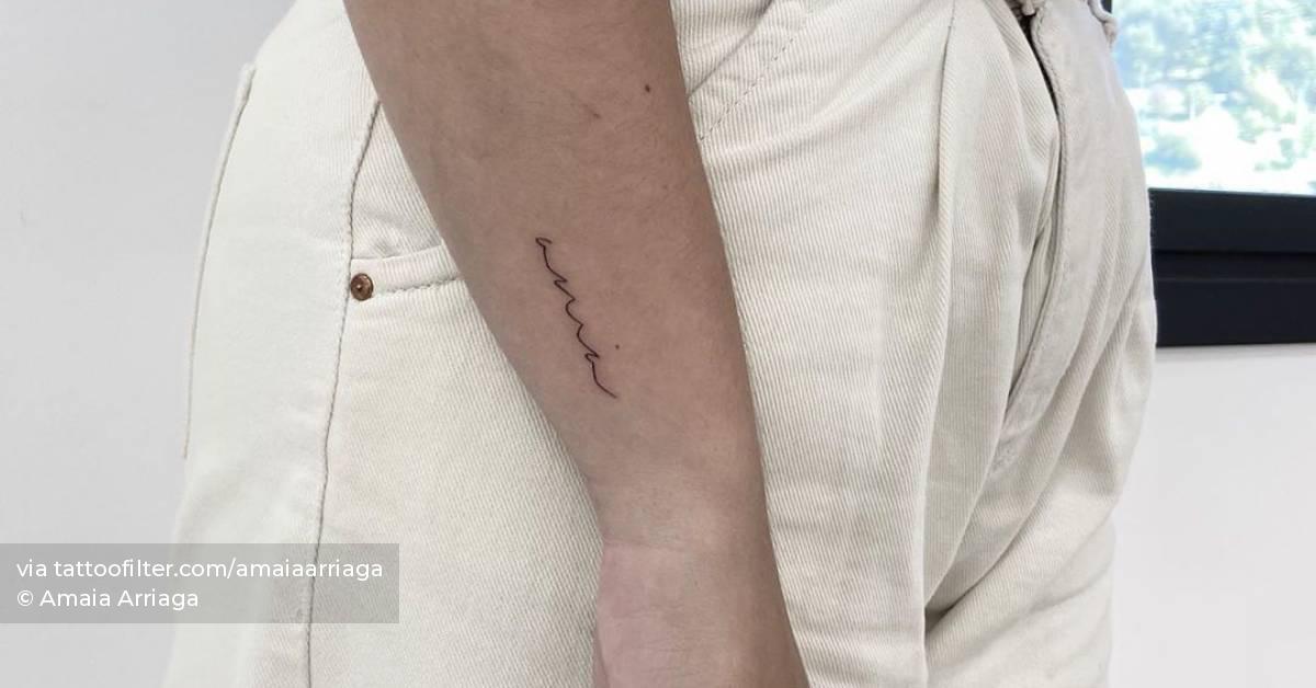 Lettering tattoo "Ama"