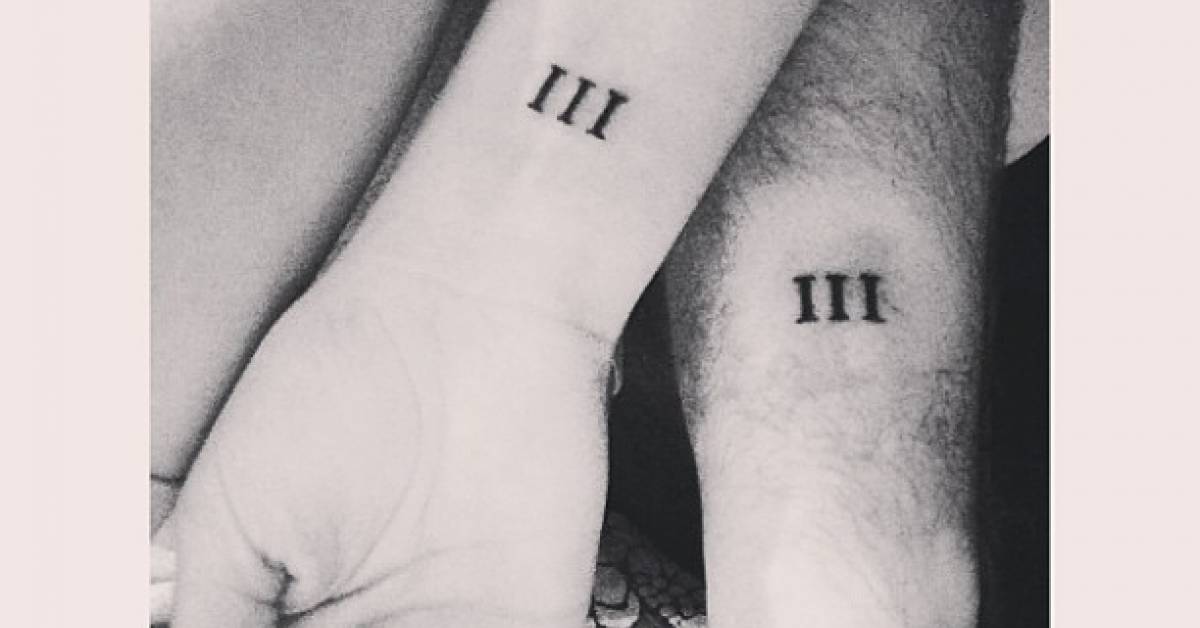 Sam Smith and her two sister's matching tattoos.