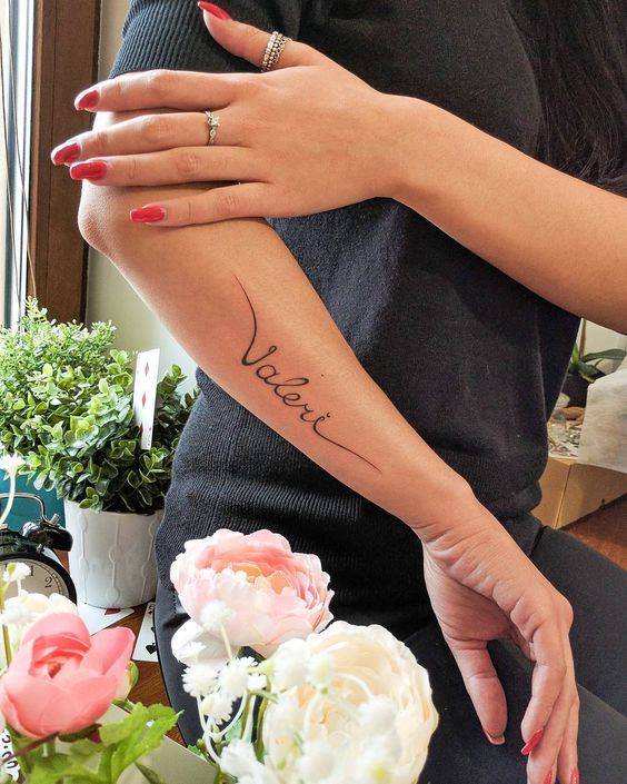 Valerie Name Tattoos Pin Von Kaaarinuts Auf Tattoos | Tattoo Ideen,