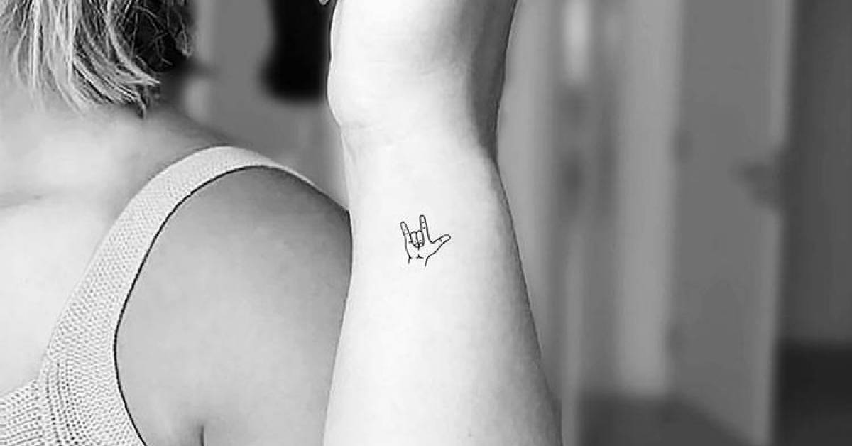 Fine line ILY sign temporary tattoo, get it here