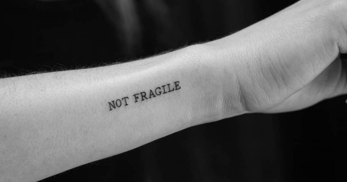 "NOT FRAGILE"