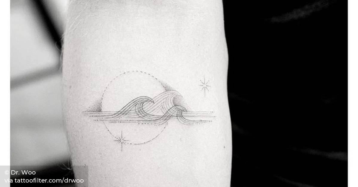 Single needle waves on the inner forearm.