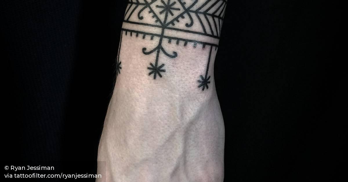 Freehand on Seb. Seb left me to it. Loved doing this!!