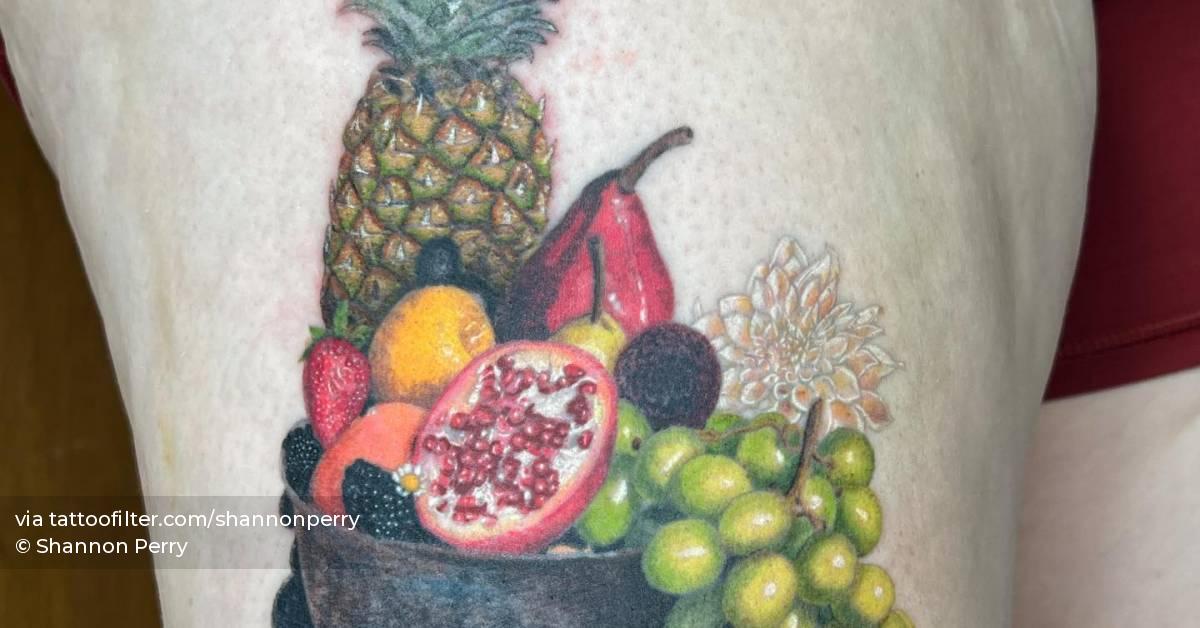 Realistic still life tattoo done on Lindy West's thigh.