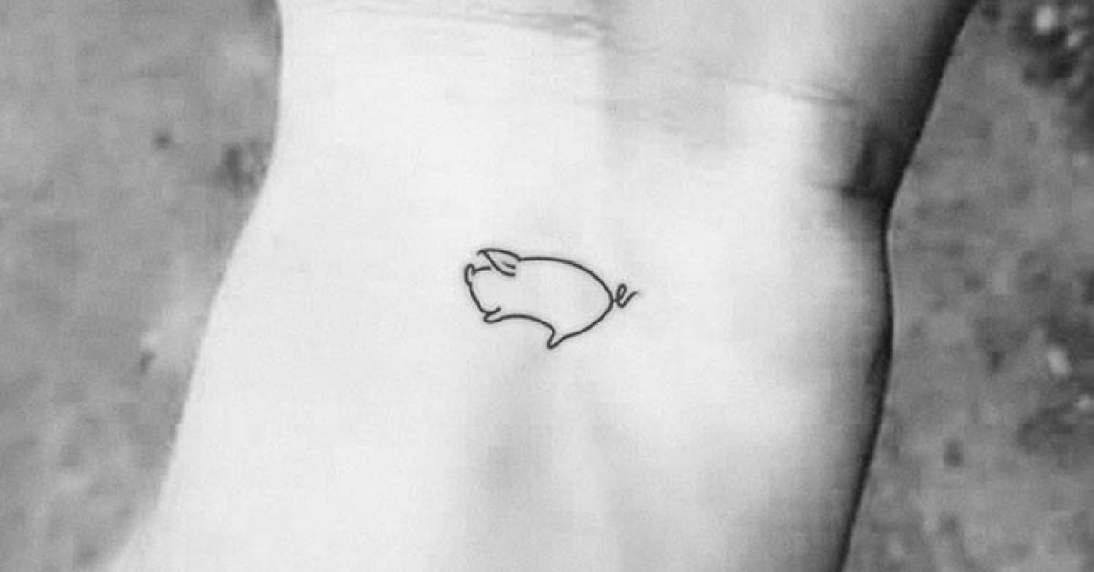 Minimalist piggy temporary tattoo, get it here