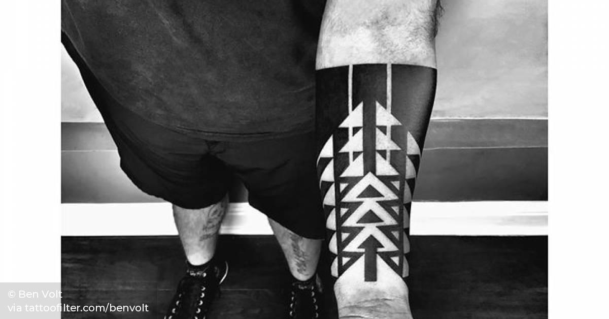 A dynamic ornamental forearm piece for Anthony.