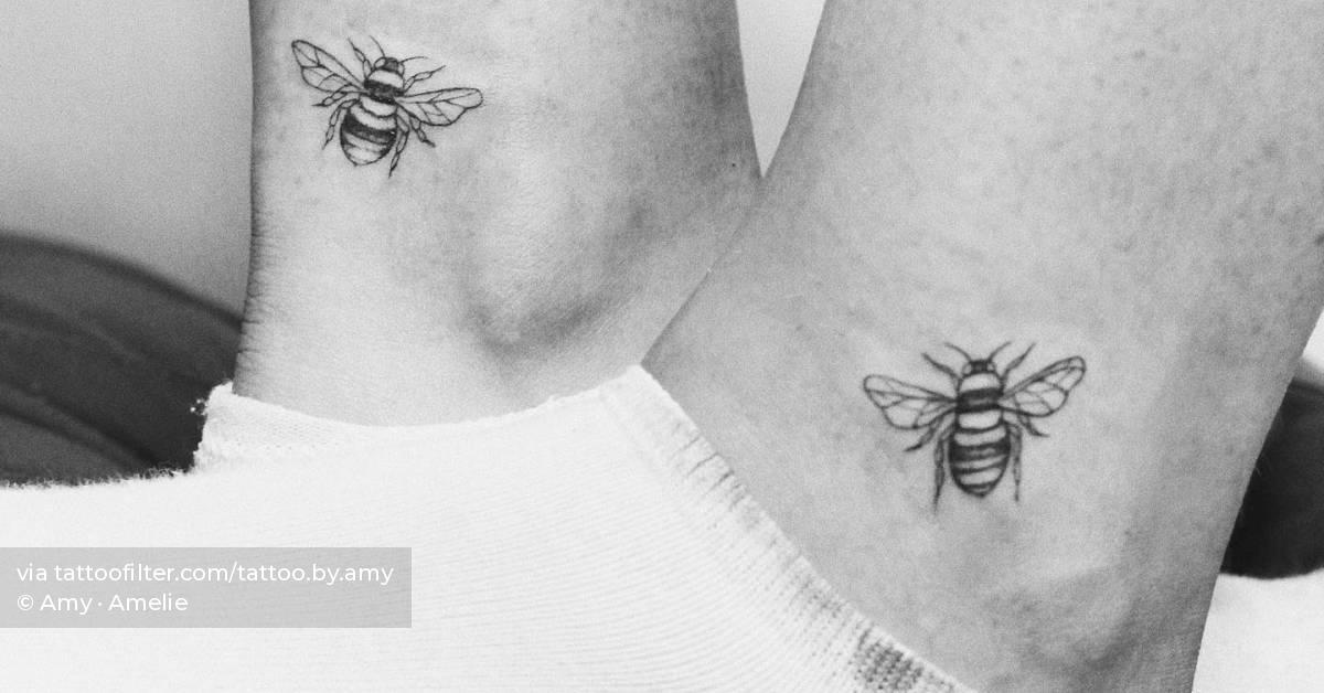 Matching bee tattoo for best friends.