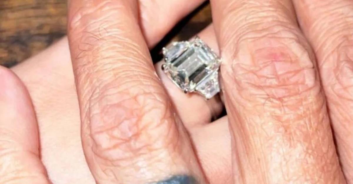 Marc Anthony's finger tattoo.