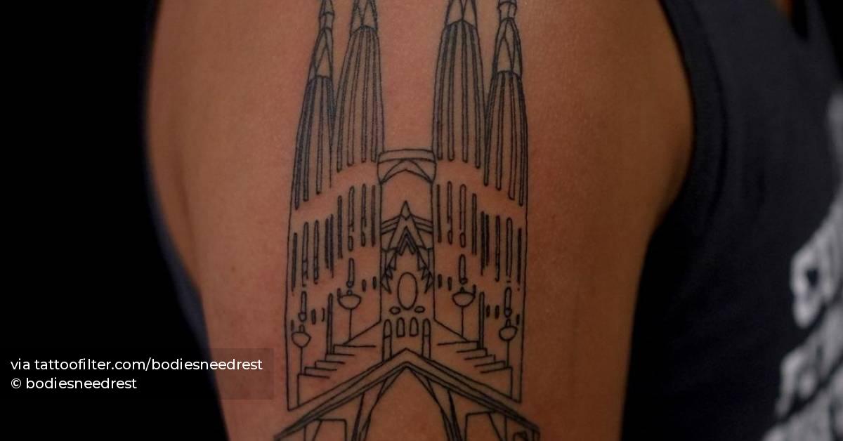 Fine line tattoo of the Basílica de la Sagrada