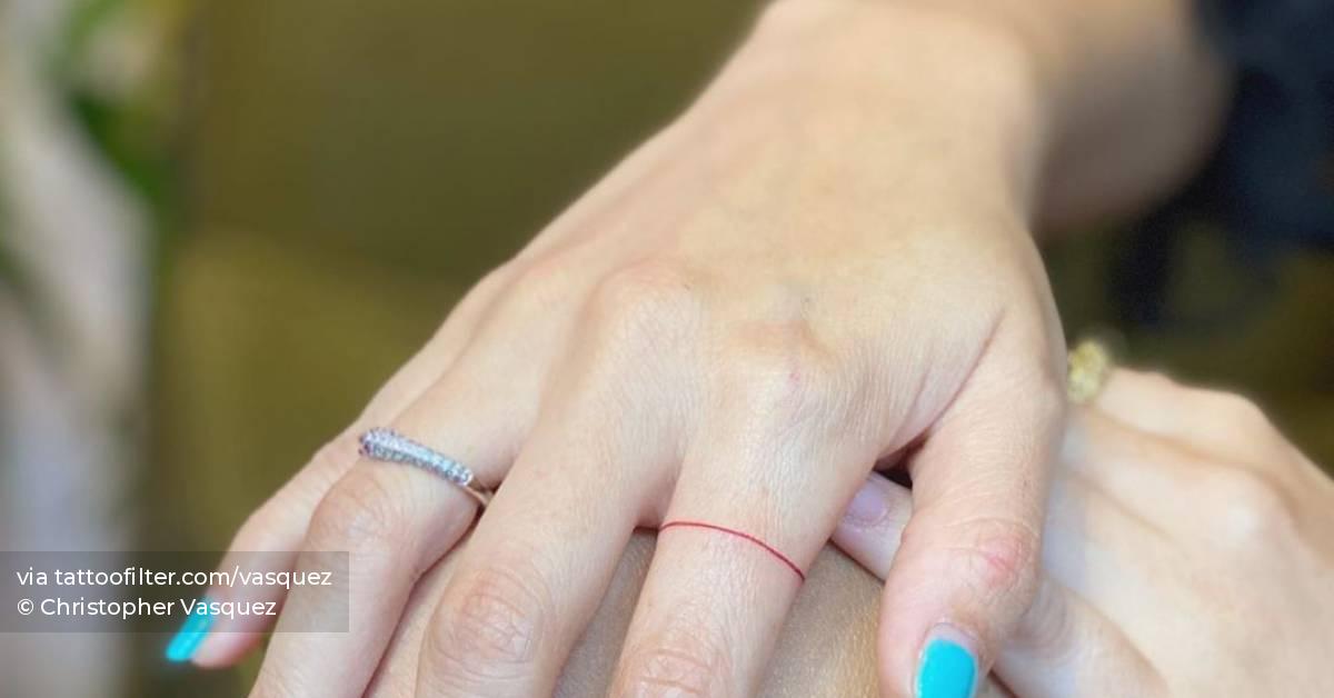 Red finger ring ️
