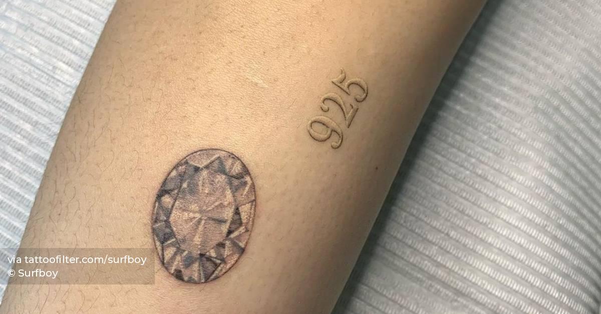 Hallmark for sterling silver (925) and 18k gold (750).