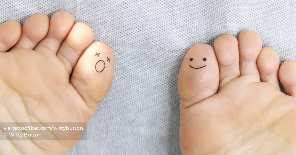 Cute toe tattoos.