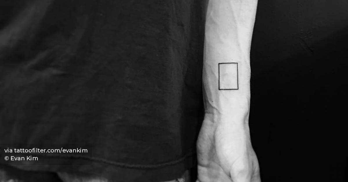 MInimalistic rectangle tattoo located on the wrist.