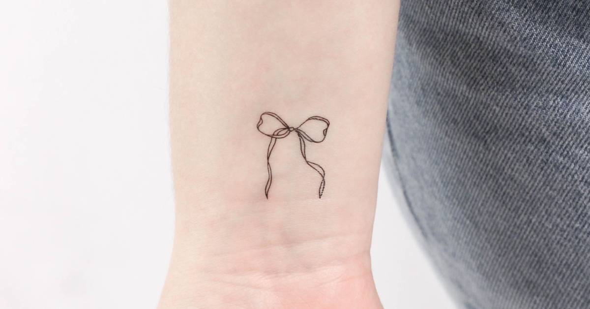 Ribbon bow temporary tattoo