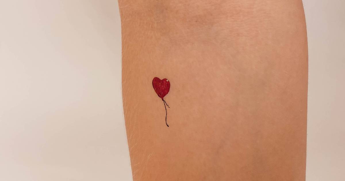 Red balloon temporary tattoo