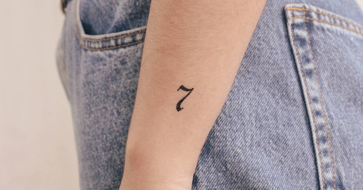 Old English style number 7 temporary tattoo