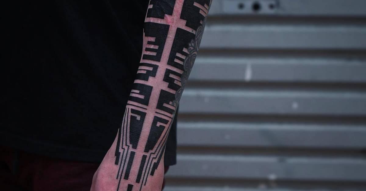 Cybernetic tattoo located on the forearm, blackwork