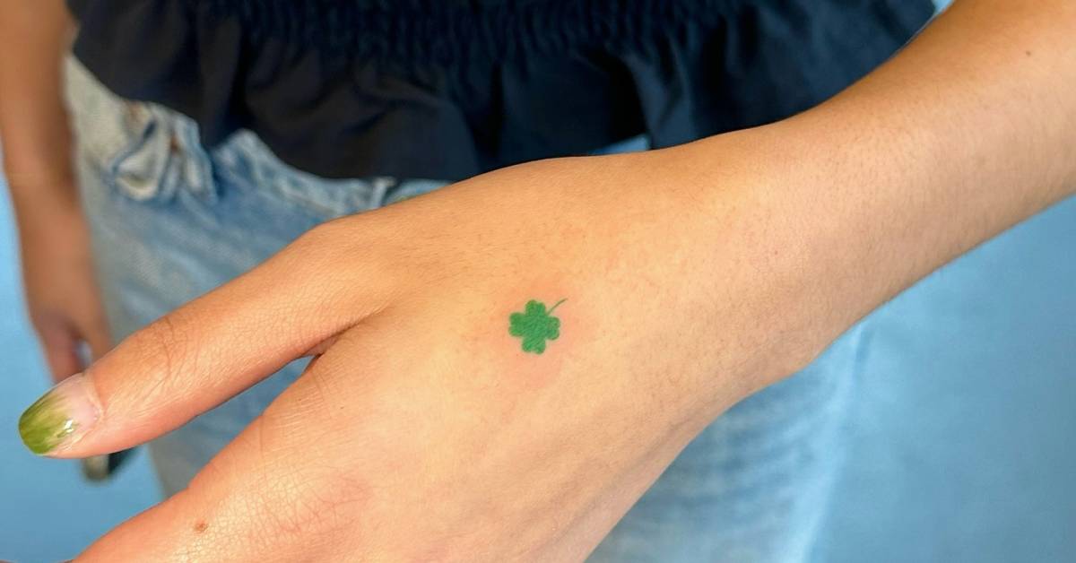 Clover Finger Tattoos