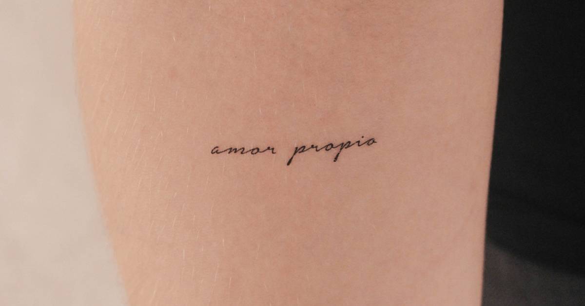 "Amor propio" temporary lettering tattoo done on the