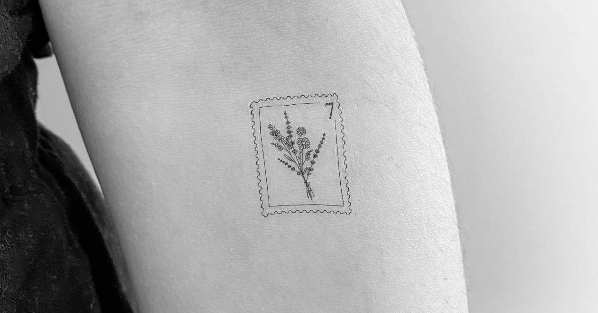 Fine line style flower bouquet stamp temporary tattoo.