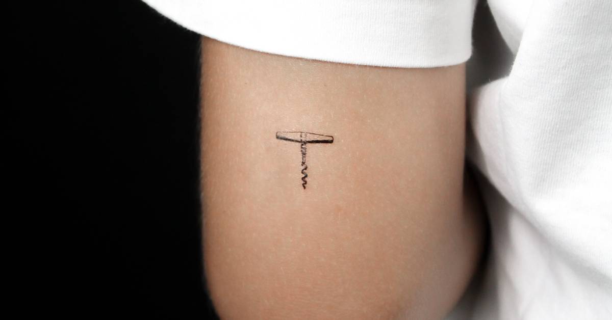 Corkscrew temporary tattoo in engraving style done on