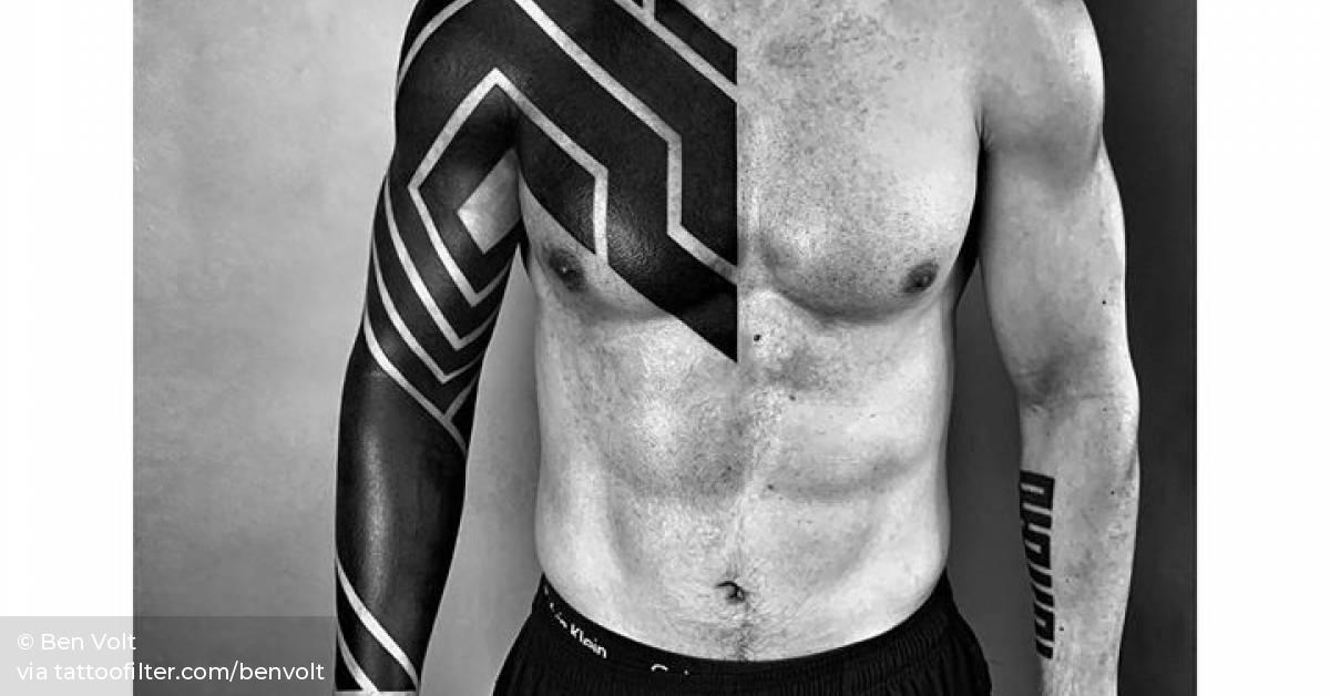 Finished this all freehand heavy black piece for